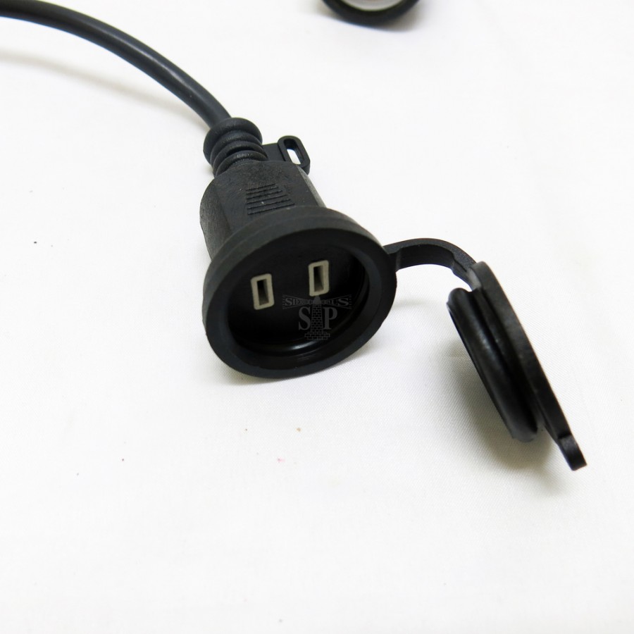 Iwachi IP65 12 x E27 Weatherproof Lamp Holder c/w 7.2M Wire (Black)